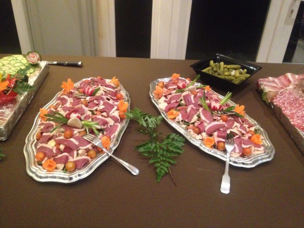 Buffet froid avec plat chaud - Traiteur cocktail dinatoire mariage Oise
